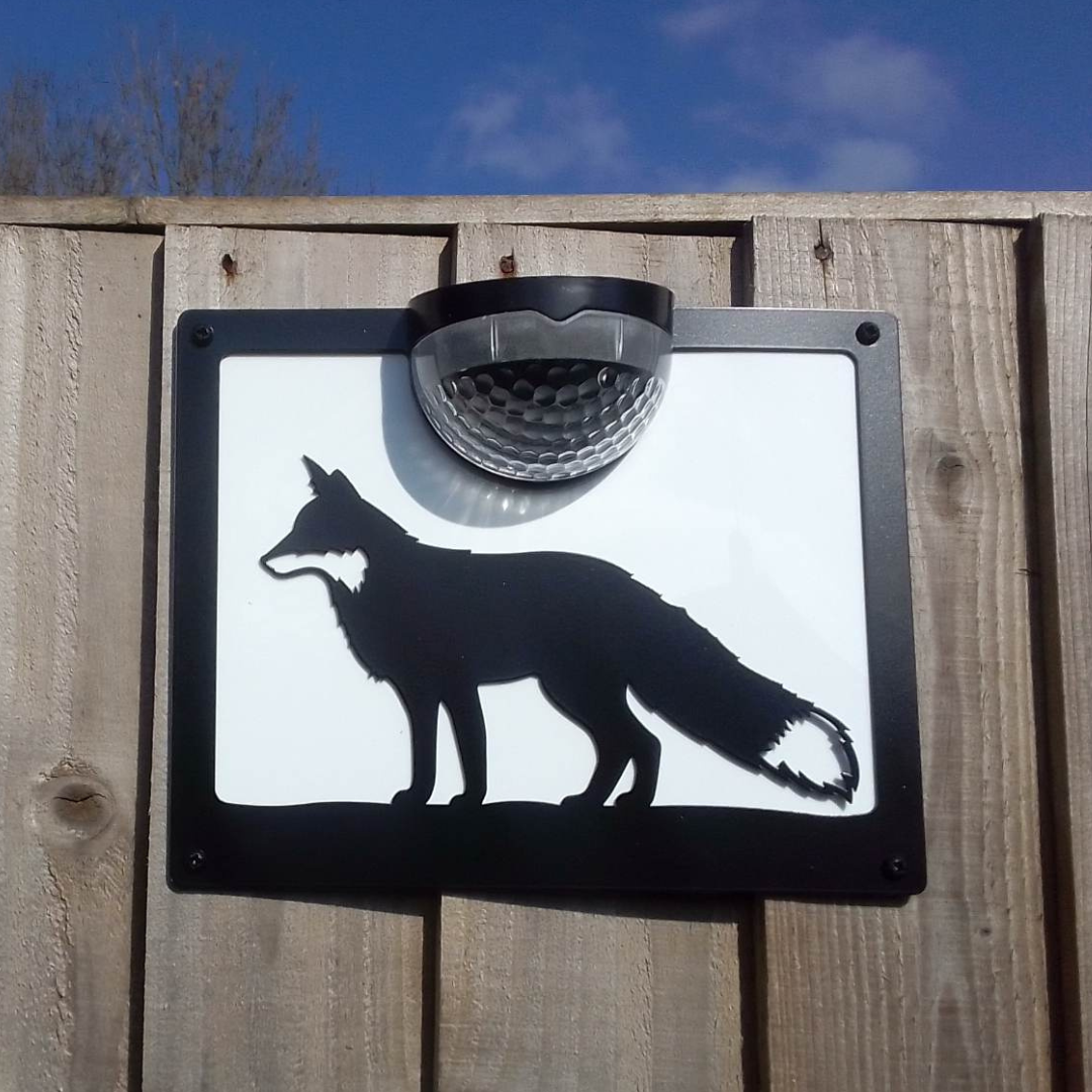 Fox Solar-Powered LED Light Wall Shed Plaque – Flory's Online